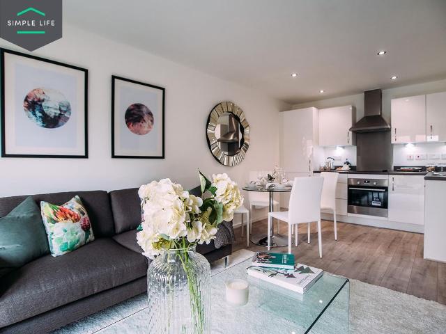 Velveteen Crescent, Worsley M28, 2 bed flat to rent, £1,005 pcm | PrimeLocation