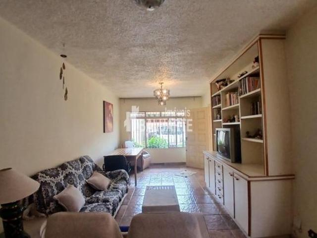Veleiros: Sobrado com 186 m² com 4 dormitórios sendo 1 suíte, 4 vagas