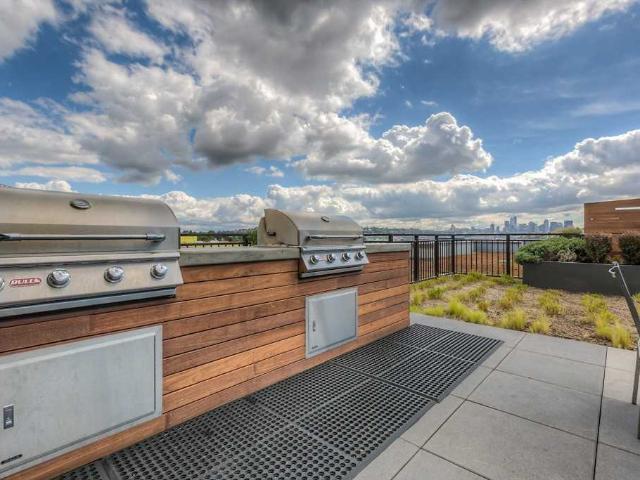 Velo and Ray 1 Bedroom Apartment for Rent at 3636 Stone Way N, Seattle, WA 98103 Wallingford