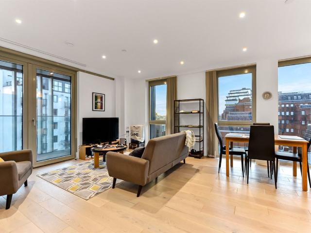 Verto Building, Kings Road, London RG1, 2 bed flat to rent, £1,995 pcm | PrimeLocation