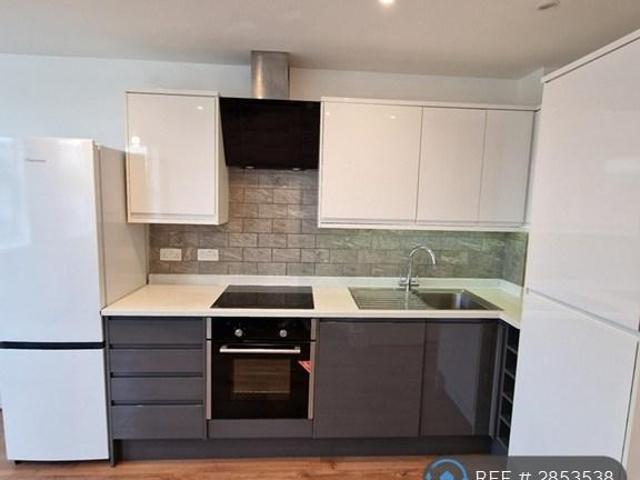Verve Apartments, Romford, RM1 2 bed flat to rent £1,650 pcm £381 pw