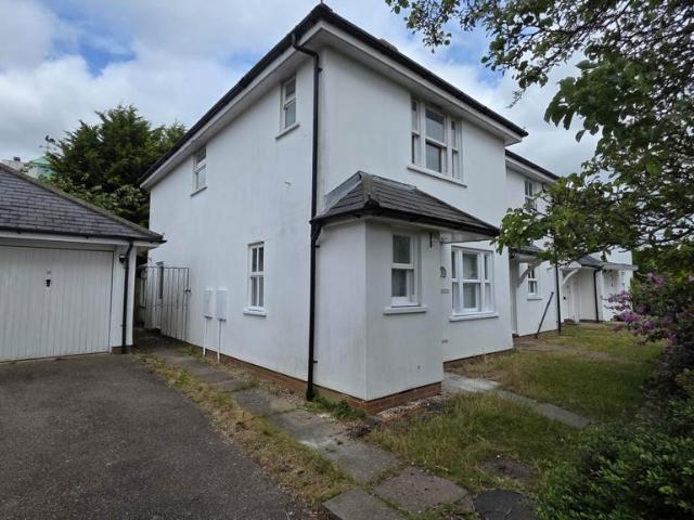 Verwood Drive, Barnet 3 bed end of terrace house to rent £2,700 pcm £623 pw