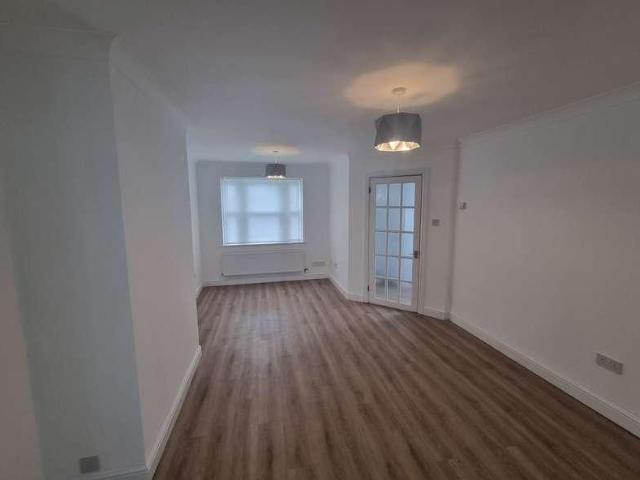 Verwood Drive, Barnet, EN4