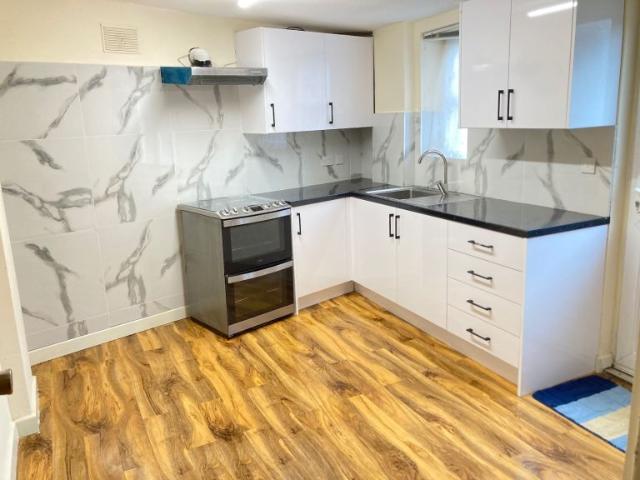 Very Near Clements Place Area, South Ealing Brentford Borders TW8, 1 bed flat to rent, £1,300 pcm | PrimeLocation