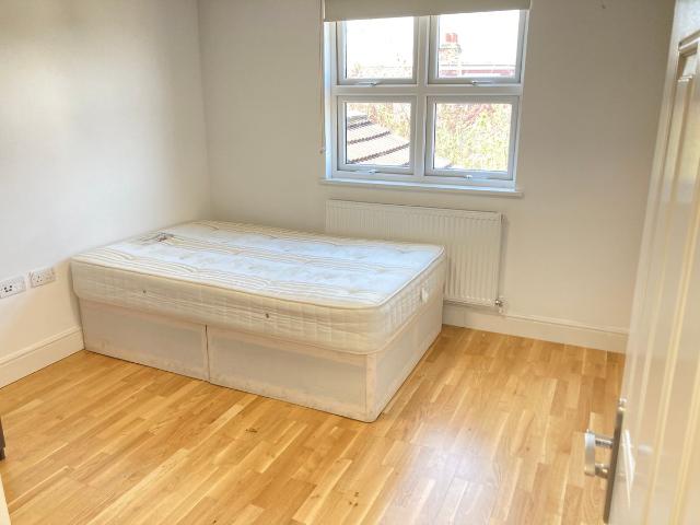 Very Near Adelaide Road Area, Ealing West W13, Room to rent, £1,200 pcm | PrimeLocation