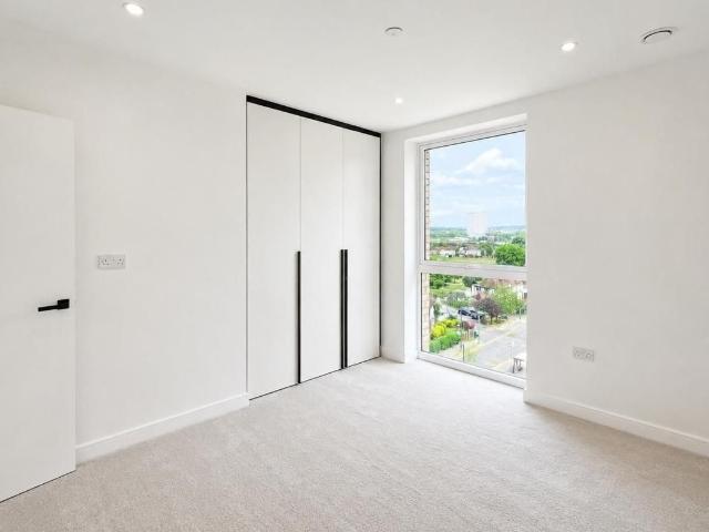 Very Near Beresford Avenue Area, Wembley HA0, 1 bed flat to rent, £2,100 pcm | PrimeLocation