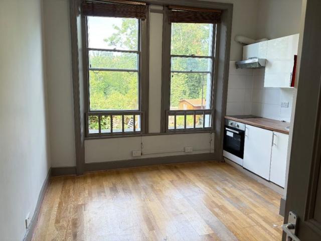Very Near Fordwych Road Area, Kilburn Cricklewood Area NW2, Studio to rent, £1,100 pcm | PrimeLocation
