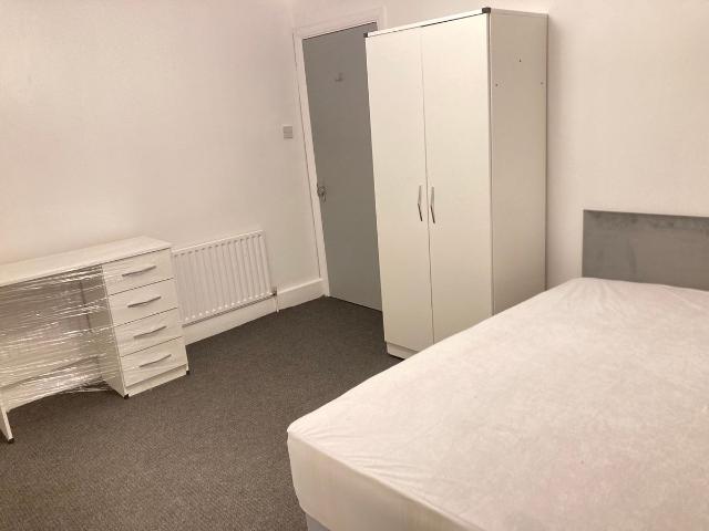 Very Near Kirchen Road Area, Ealing West W13, Room to rent, £950 pcm | PrimeLocation