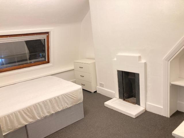Very Near Kirn Road Area, Ealing W13, 2 bed shared accommodation to rent, £900 pcm | PrimeLocation