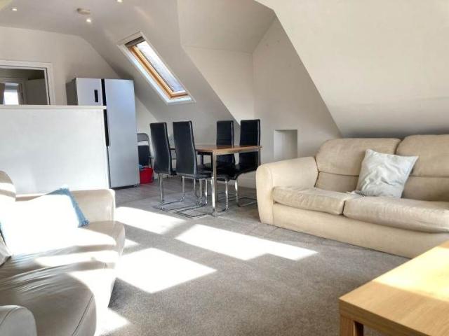 Very Near Madeley Road Area, Ealing Broadway East W5, 3 bed flat to rent, £3,000 pcm | PrimeLocation