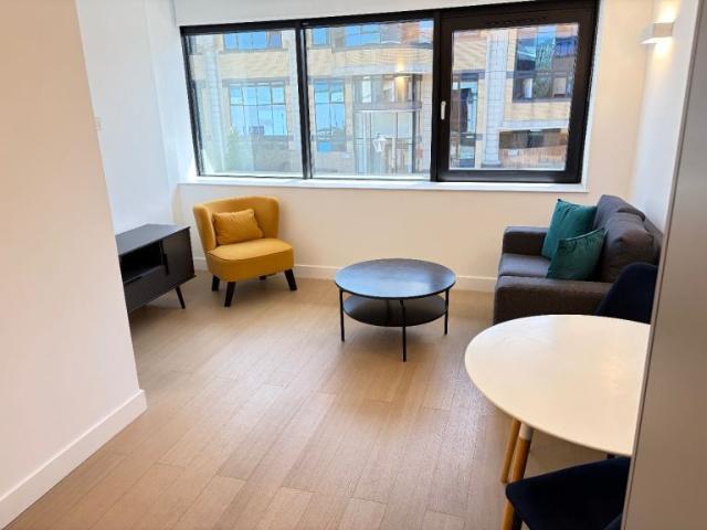 Very Near New Horizons Court Area, Brentford TW8, 1 bed flat to rent, £1,650 pcm | PrimeLocation