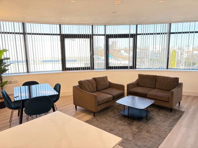 Very Near New Horizons Court Area, Brentford TW8, 2 bed flat to rent, £2,050 pcm | PrimeLocation