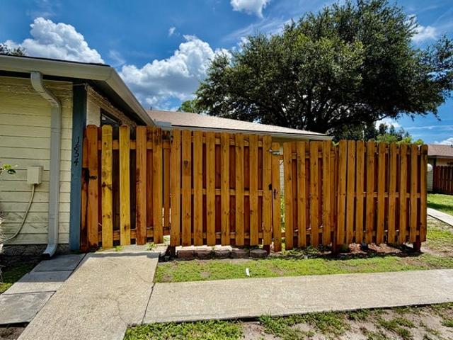 Very nice 1 BR with washer and dryer!