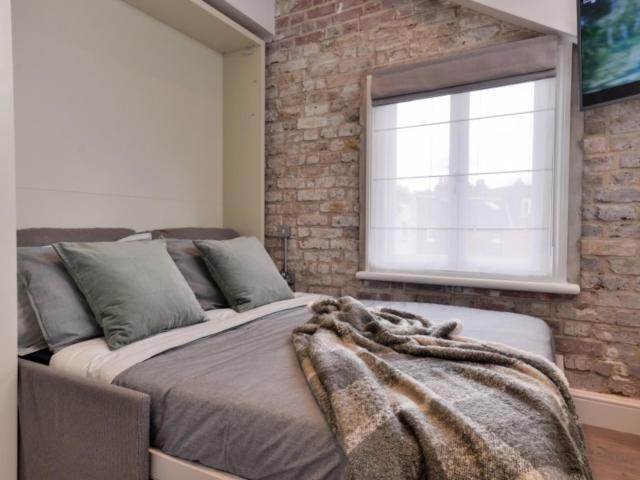 Very cool studio near Kilburn Grange Park Has an Apartment