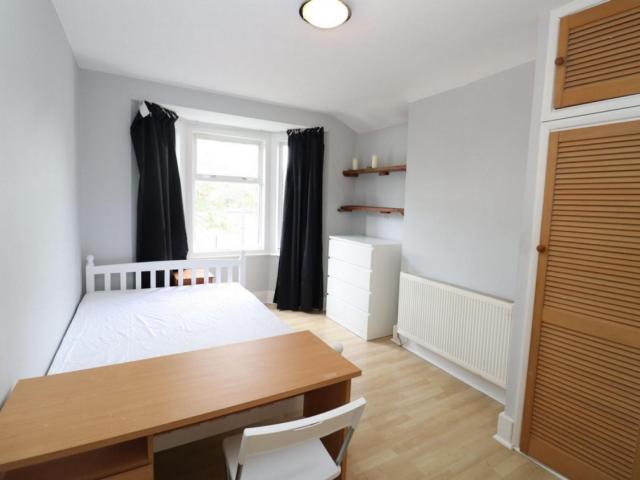 Very cosy double bedroom near University Hospital Lewisham Has a Room