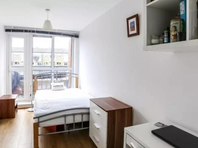 Very cosy single bedroom in Mile End Has a Room