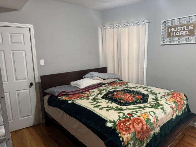 Very las room available