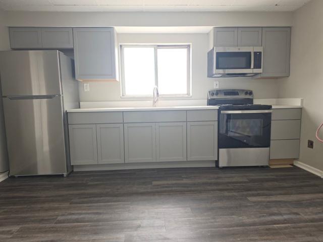 Very LARGE Newly Updated Private Apt