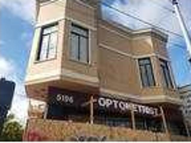 Very Large Renovated 4 Bedroom + Bonus Room 2 Bath Top Floor Flat * Mission.