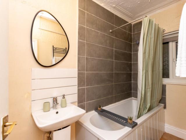 Very Large Studio in Meadowhall