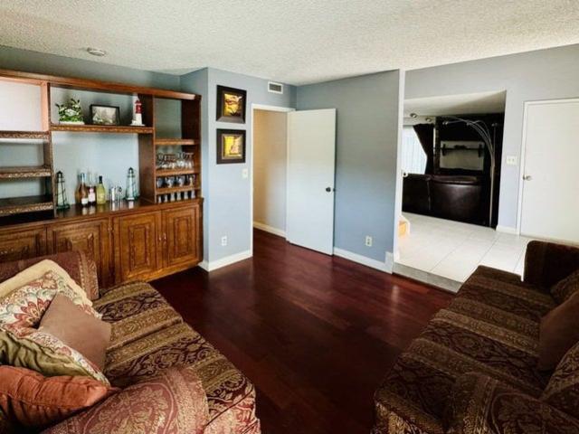 Very Private room to rent