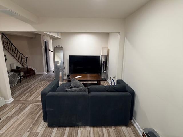 Very Spacious Bedroom in ASTORIA
