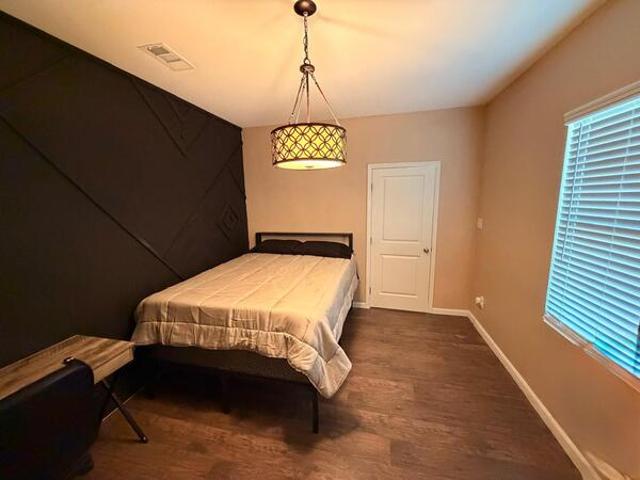 Very Spacious Home in Glenn Heights