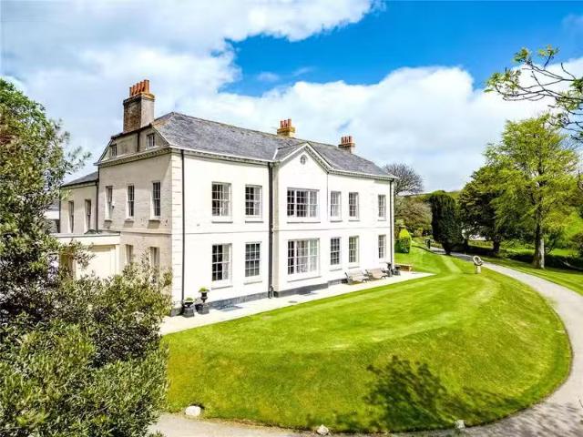 Veryan Green, Truro, Cornwall, TR2 8 bed detached house for sa.