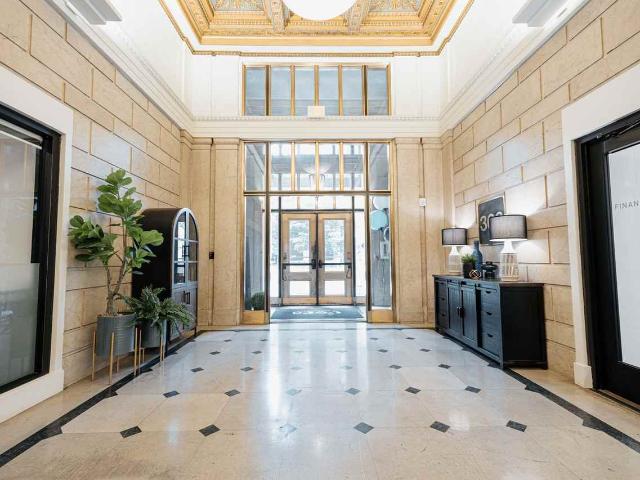 Vera on Broad 1 Bedroom Apartment for Rent at 366 E Broad St, Columbus, OH 43215 Downtown Columbus