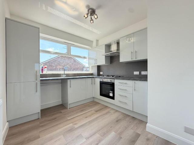 Vera Avenue, Winchmore Hill N21, 2 bed flat to rent, £2,200 pcm | PrimeLocation