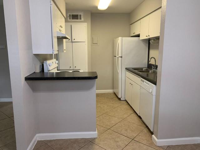 Verano at the Heights Apartments 1 Bedroom Apartment for Rent at 3031 Eisenhauer Rd, San Antonio, TX 78209 Oak Park Northwood