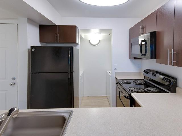 Verandas 1 Bedroom Apartment for Rent at 33 Union Sq, Union City, CA 94587