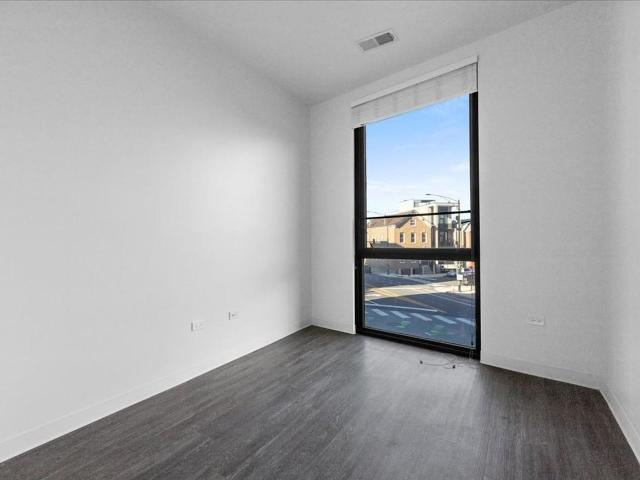 Verdant Apartments Studio Apartment for Rent at 830 N Milwaukee Ave, Chicago, IL 60642 West Town