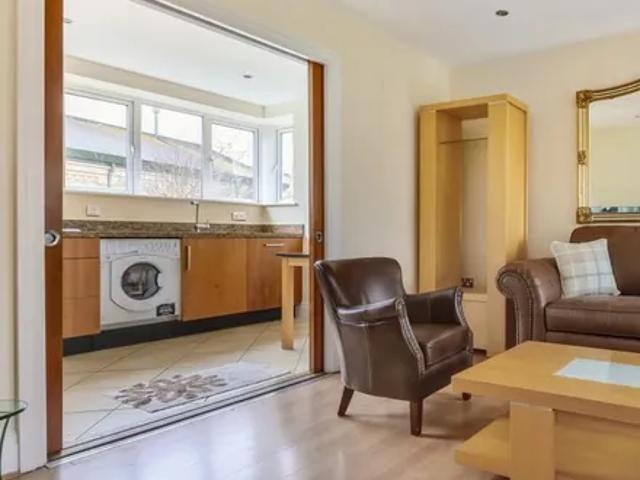 Verdant House, Levett Square, London, TW9 4FE, United Kingdom | 3 bed apartment for rent #154625298 | Rentberry
