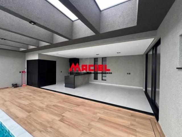 VERDADEIRA MANSÃO CONDOMINIO SANTA MONICA CAÇAPAVA COM 540 METROS DE TERRENO