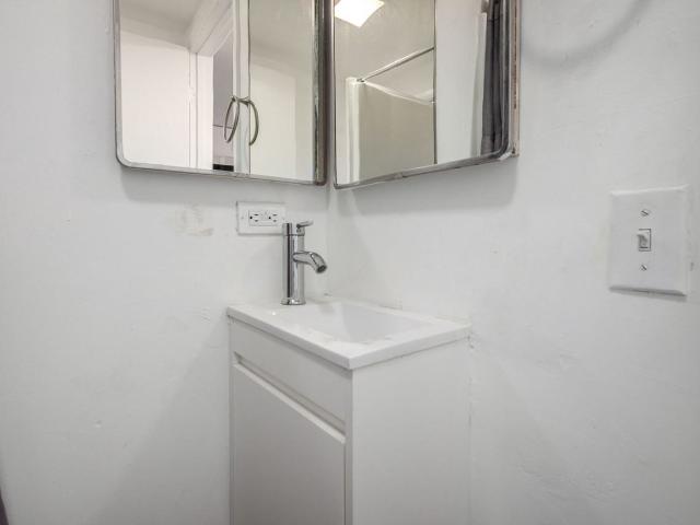 Verde 1 Bedroom Apartment for Rent at 3636 E Verde Ln, Phoenix, AZ 85018