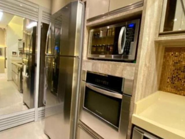 VERDE MORUMBI. LINDO, NOVO EM CLUBE. VARANDA GOURMET. DECORAÇAO DE NOVELA!