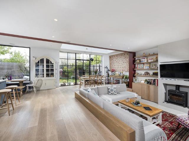 Verdun Road, Barnes SW13 4 bed semi detached house to rent £7,500 pcm £1,731 pw