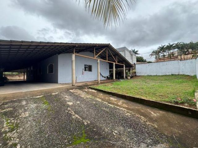 Vereda da cruz Casa vazada 665m² Escriturada Laje e solta no lote