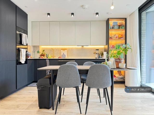 Vermont House, London, EC1V 2 bed flat to rent £4,500 pcm £1,038 pw