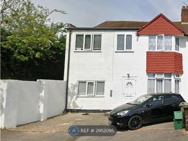 Vermont Road, Sutton SM1, Studio to rent, £995 pcm | PrimeLocation