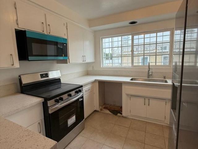 Vermont 2 Bedroom Apartment for Rent at 16920 S Vermont Ave, Los Angeles, CA 90247 Harbor Gateway North