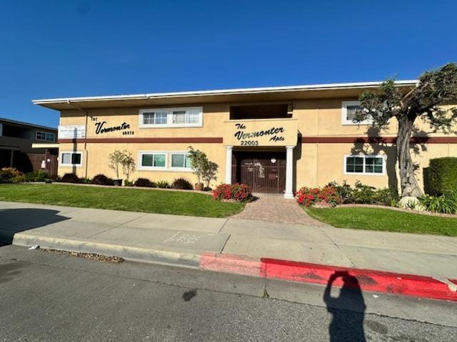 Vermonter Apartments South 2 Bedroom Apartment for Rent at 22017 S Vermont Ave, West Carson, CA 90502 West Carson