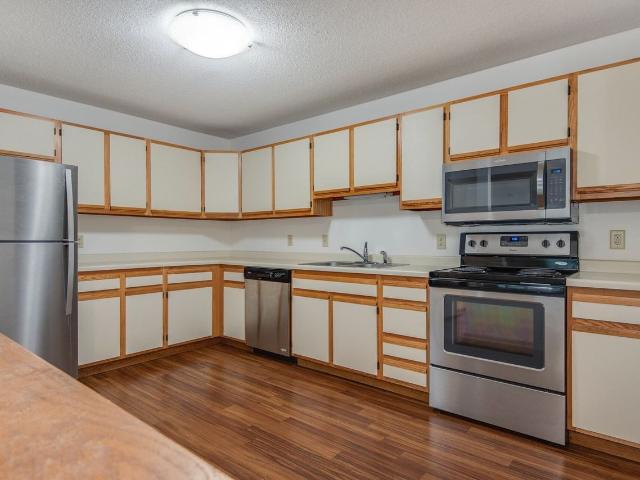 Vernon Oaks Apartments 1 Bedroom Apartment for Rent at 5400 Vernon Ave S, Edina, MN 55436 Edina