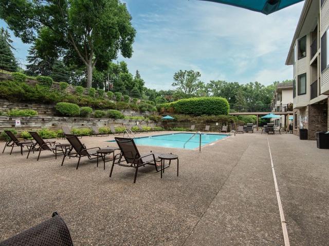 Vernon Oaks Apartments 1 Bedroom Apartment for Rent at 5400 Vernon Ave S, Edina, MN 55436 Edina