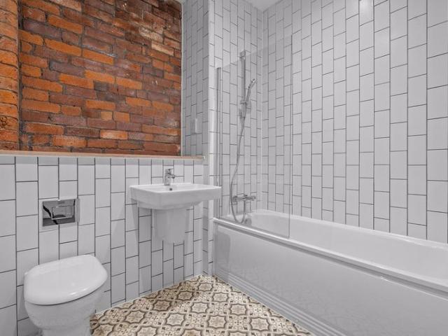 Vernon Street, Bolton BL1, 1 bed flat to rent, £950 pcm | PrimeLocation