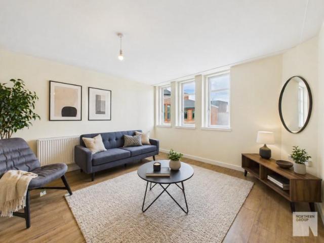 Vernon Street: Stockport 2 bed apartment to rent £1,050 pcm £242 pw