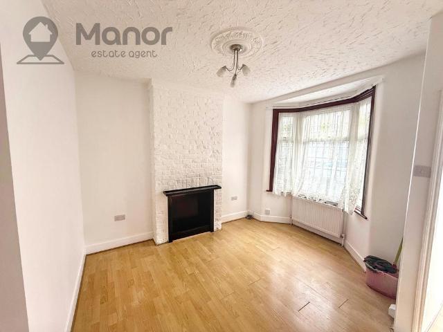 Vernon Road, Stratford, E15 4DQ 2 bed terraced house to rent £1,900 pcm £438 pw