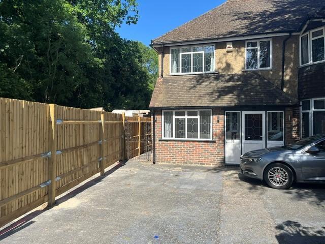 Vernon Walk, Tadworth, KT20 4 bed semi detached house to rent £3,000 pcm £692 pw