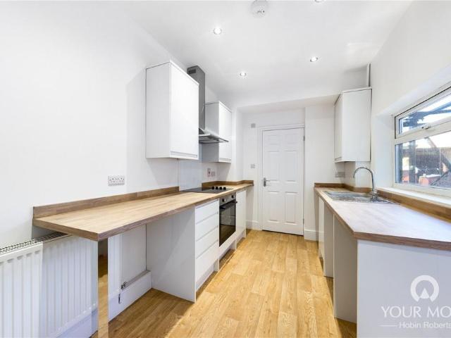 Vernon Terrace, Northampton NN1 4 bed house to rent £2,300 pcm £531 pw
